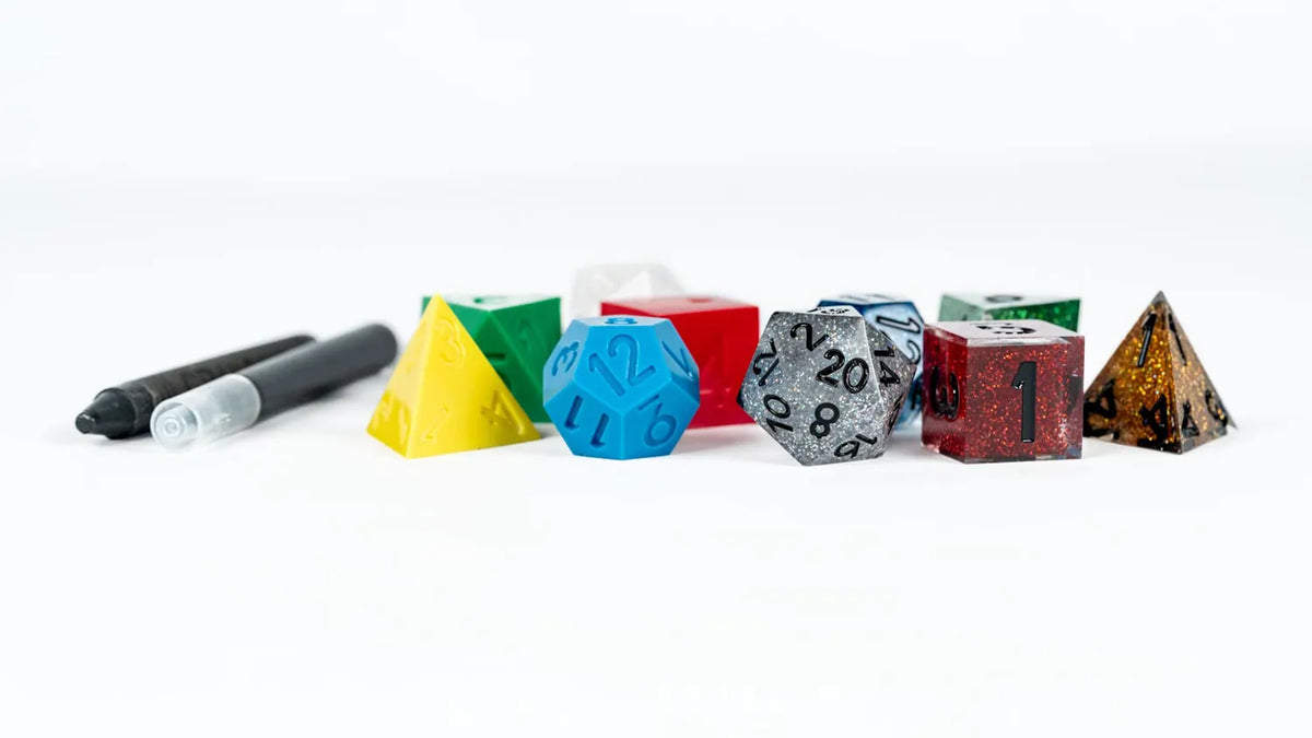D&D 50th Anniversary Holmes Retro Replica & Modern Inspired 10ct Dice ...